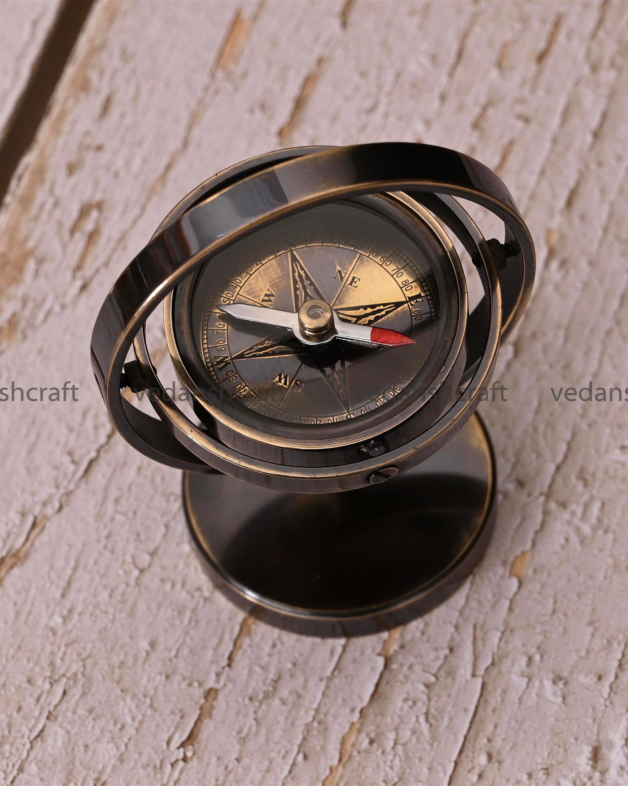 BRASS ANTIQUE ROTATNG COMPASS - Vedansh Craft