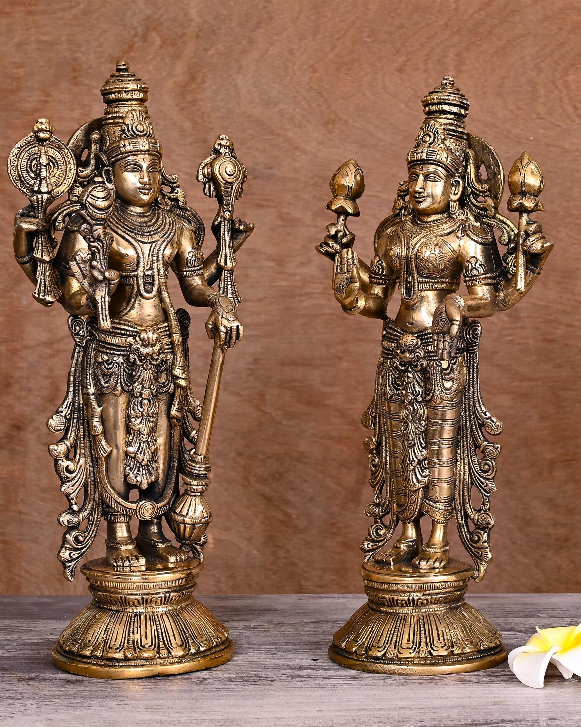 Brass Vishnu Lakshmi Set (13 Inch) – Vedansh Craft